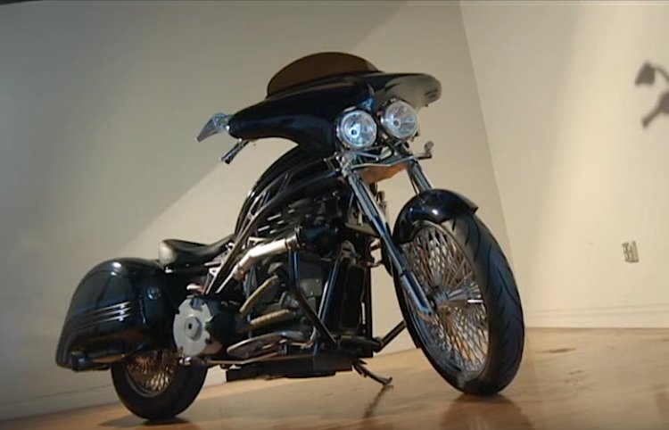 Motor Listrik Ala Amerika Brutus V9, Kokoh dan Maskulin! - Gaspol