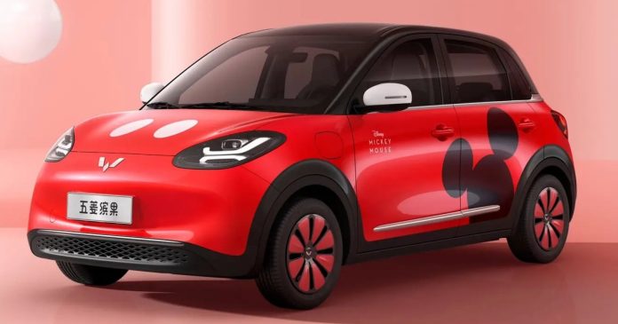 Edisi Khusus, Intip Mobil Listrik Wuling Binguo EV Edisi Mickey Mouse ...