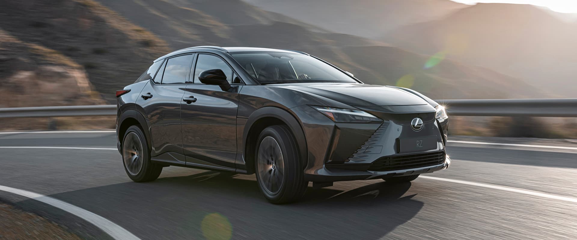 Lexus RZ450e: Mobil Listrik Premium dengan Desain Futuristik dan ...